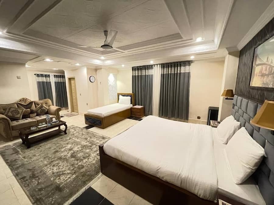 Quartos à prova de som, ferros/tábuas de passar roupa, Wi-Fi de cortesia