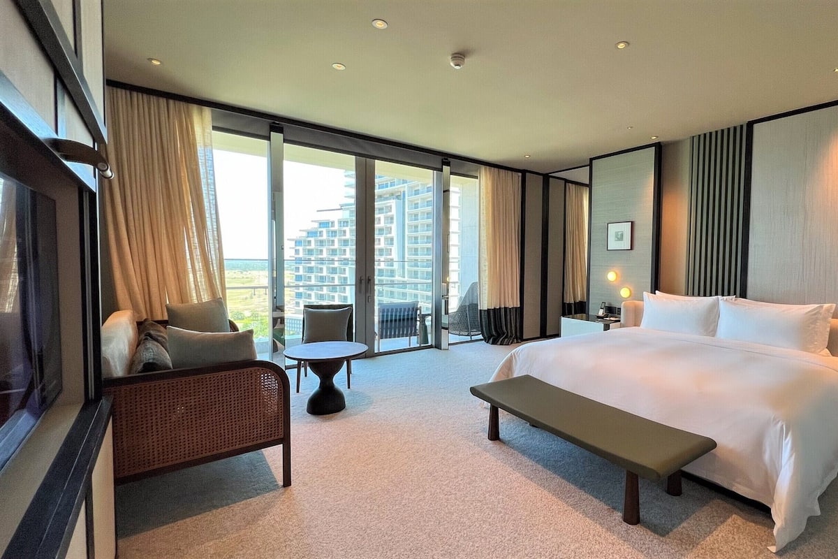 1 quarto, roupa de alta qualidade, minibar, secretária