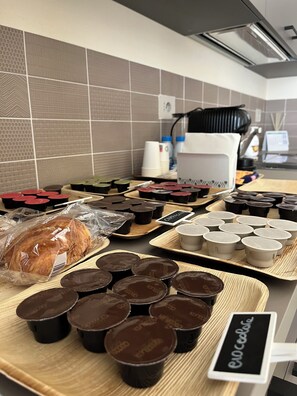 Café da manhã self-service grátis todos os dias