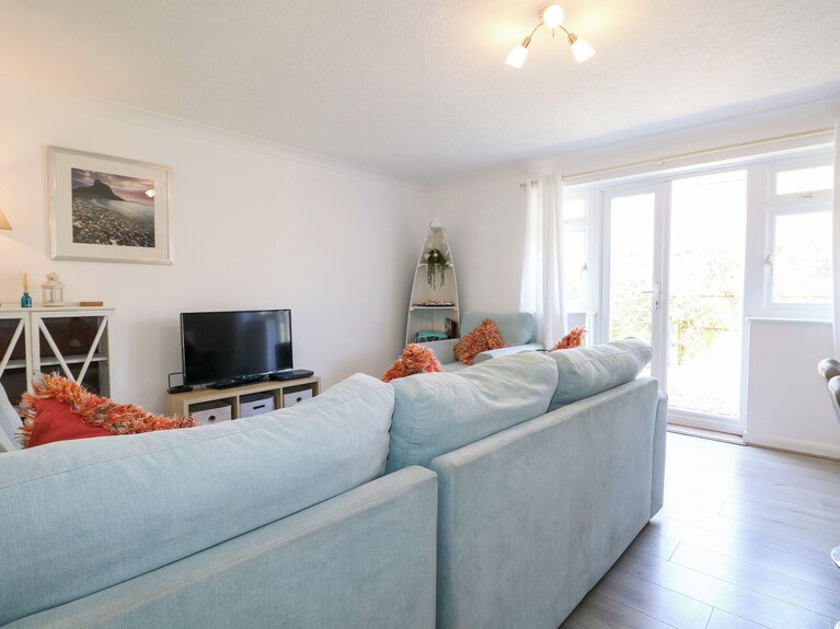 44 West Front Road, Pet Friendly, Character Holiday Cottage In Pagham - West Sussex