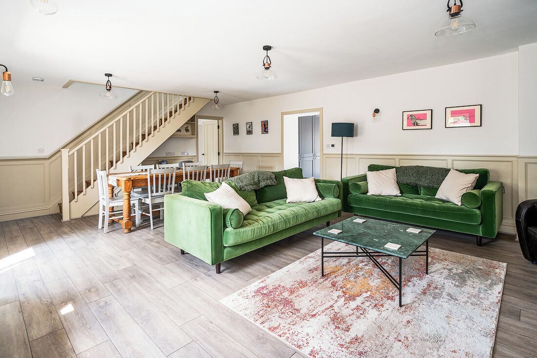 Countryside Granary Cottage With Access To Indoor Pool, Sauna & Steam Room - Chippenham