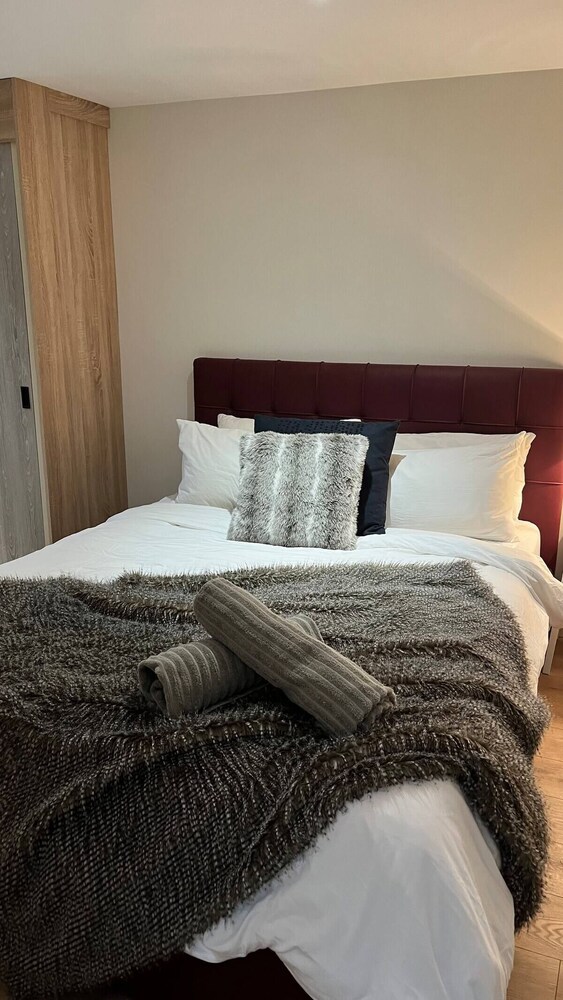 Countryside Granary cottage with pool, sauna & steam room access in ...