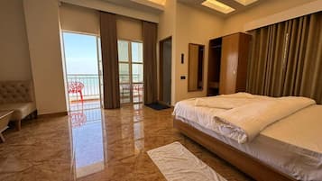 Suite-Estúdio Deluxe | Wi-fi grátis, roupa de cama fornecida