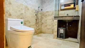 Suite-Estúdio Deluxe | Wi-fi grátis, roupa de cama fornecida