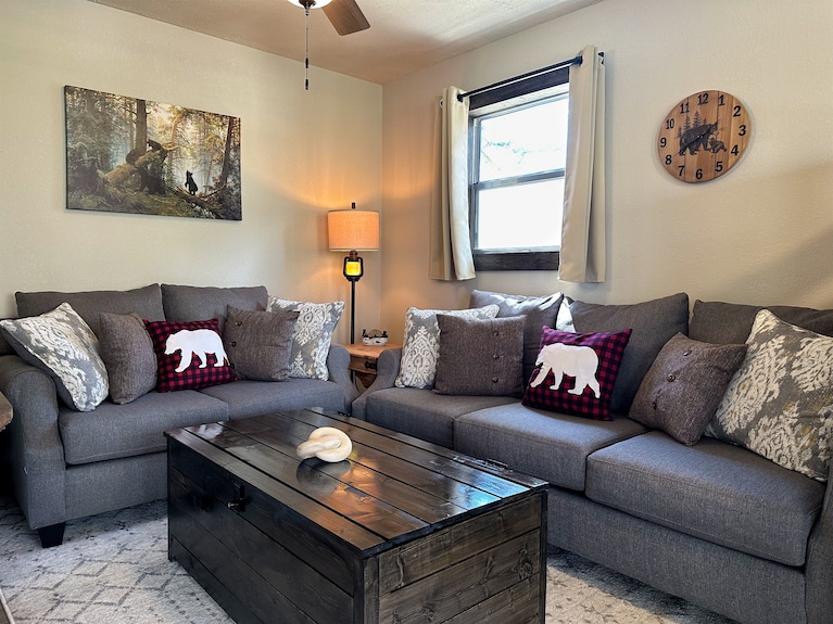 Mama Bear Cabin 2 - Community Pool And Hottub. - Missouri