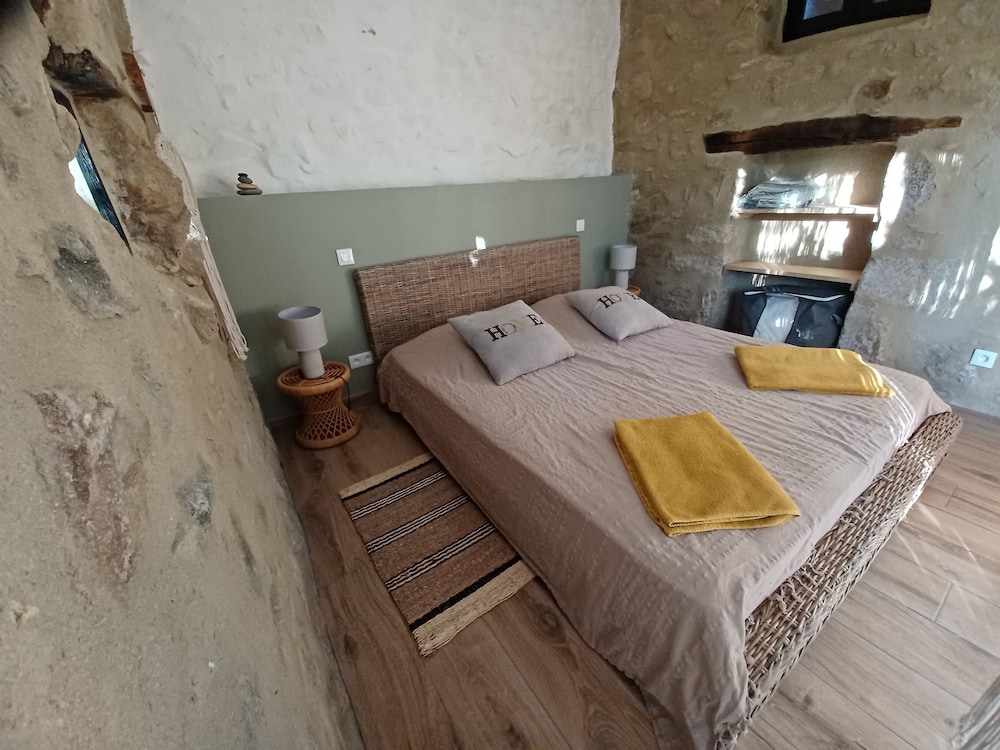 Gîte De Charme Au Coeur Du Périgord Vert - Périgord