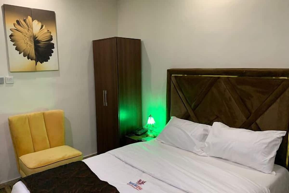 Quarto luxo | Escrivaninha, espaço de trabalho para notebook, Wi-Fi de cortesia