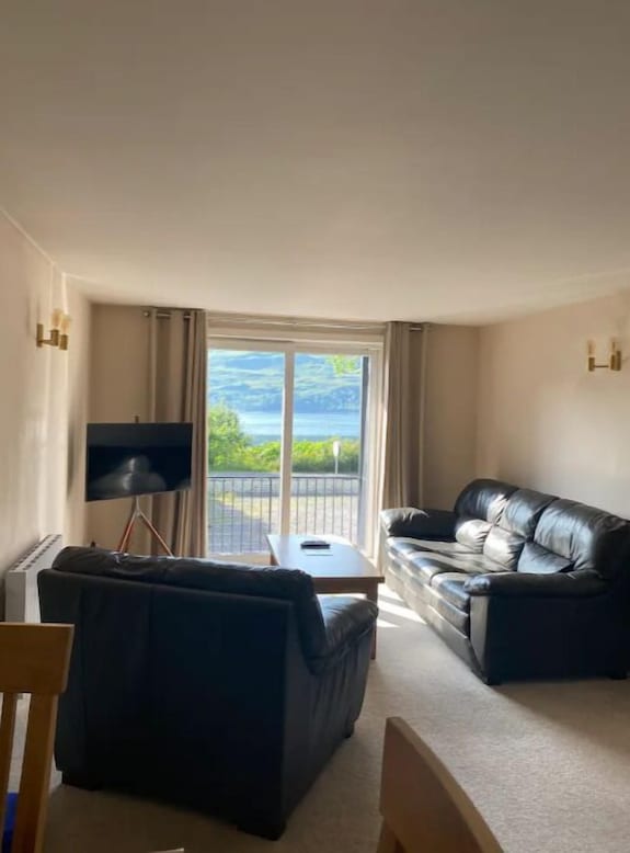 Appin, Beautiful Lochside Apartment With Balcony - Fort William
