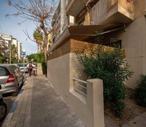 Vintage Chic Apt 3 Minutes From The Beach Reviews, Deals & Photos 2026 ...