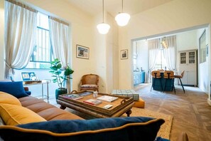 Vintage Chic Apt 3 Minutes From The Beach Reviews, Deals & Photos 2026 ...