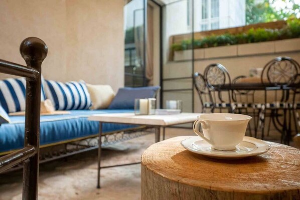 Vintage Chic Apt 3 Minutes From The Beach Reviews, Deals & Photos 2026 ...