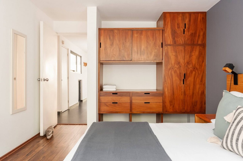 Modern Top Floor Apt With Incredible Street Views - Ciudad de México