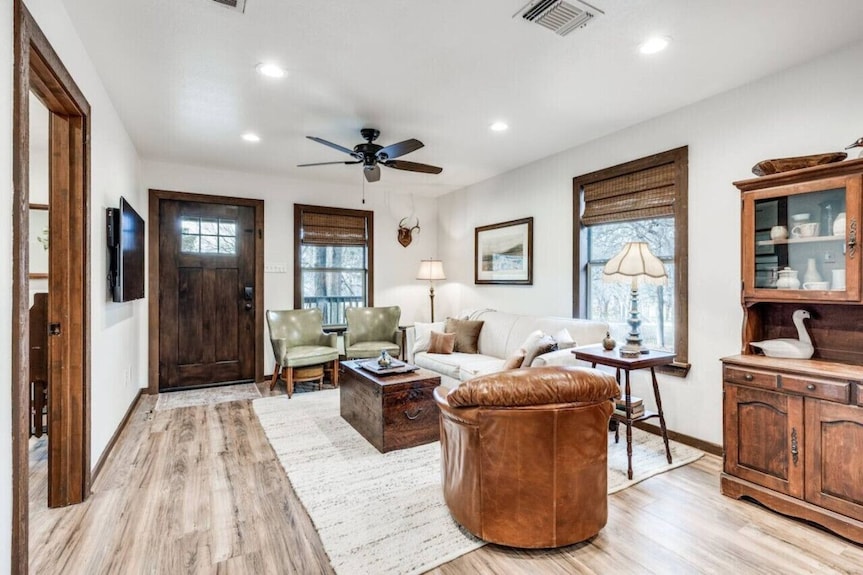 Modern Secluded Cabin With Scenic Country Views - Weatherford, TX