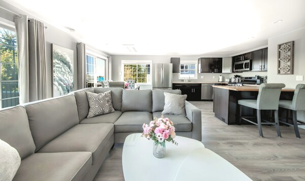 High Point Guesthouse - Seattle, WA