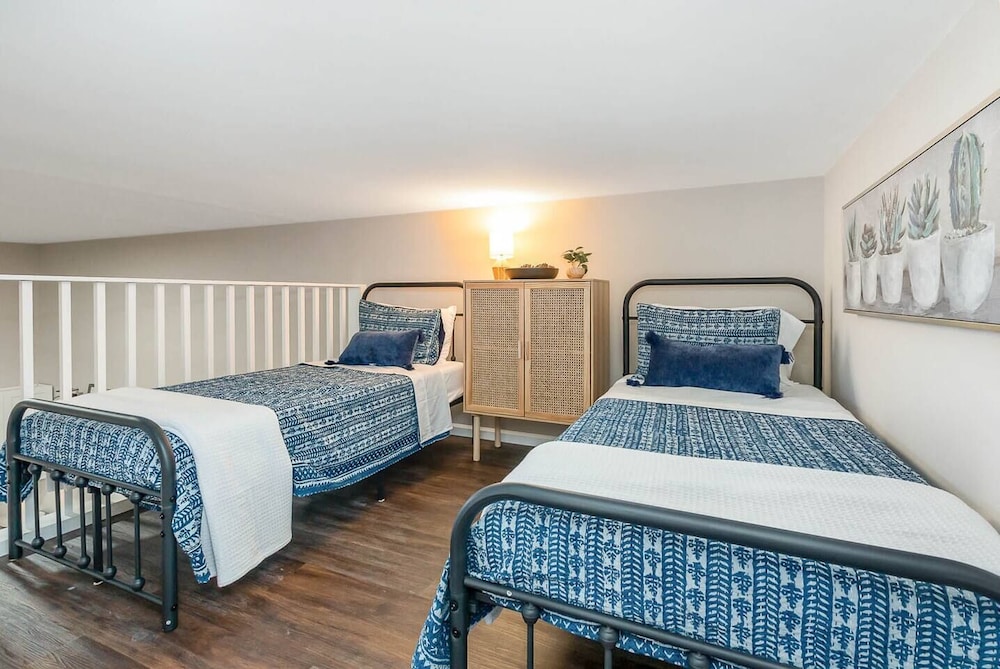 The Good Farm: Barn BnB on 44 acres near Lake Mich - Porter County | Vrbo