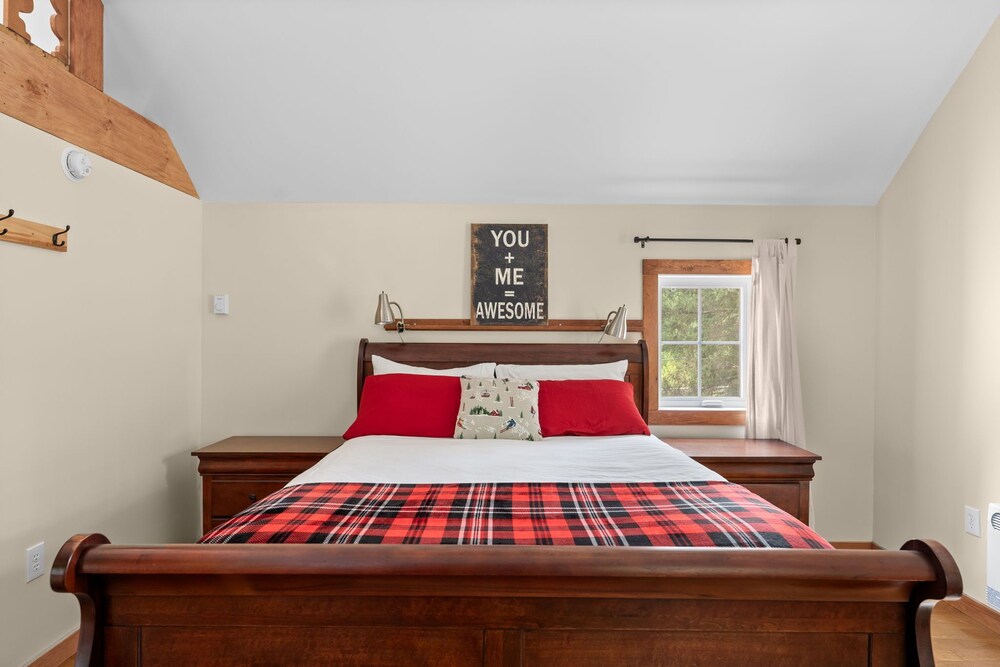 Copper Roof Chalet - Hike, Bike, Disk Golf & Relax. Perfect Getaway. - Stowe, VT