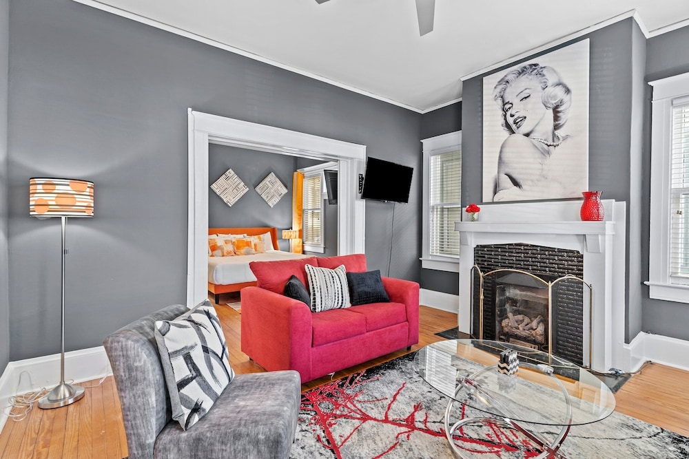 Showstopper 3 Bd Heart Of Downtown Historic District. No Cleaning Fee! - Wilmington, NC