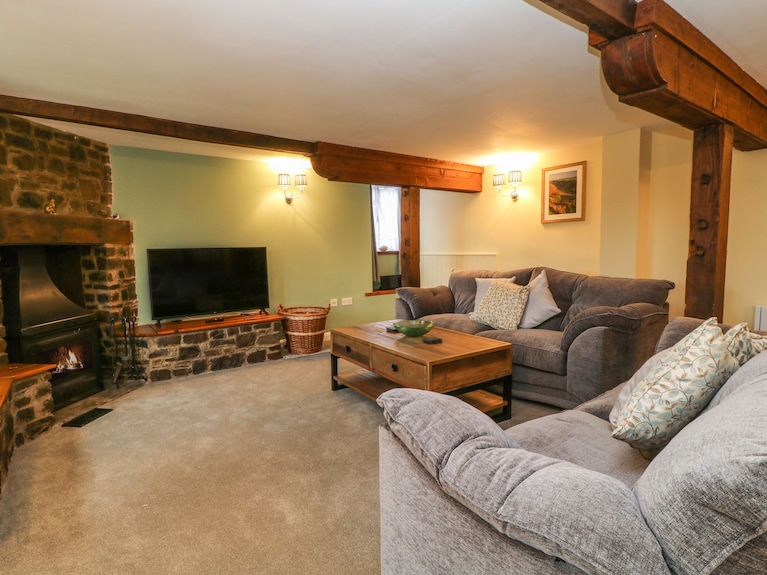 The Hawthorns, Pet Friendly, With Hot Tub In North Molton - South Molton