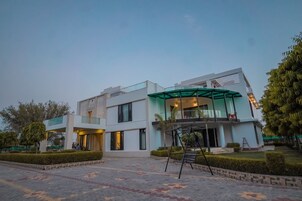 Fachada da propriedade