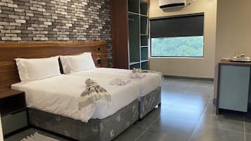 Escrivaninha, espaço de trabalho para notebook, berços grátis