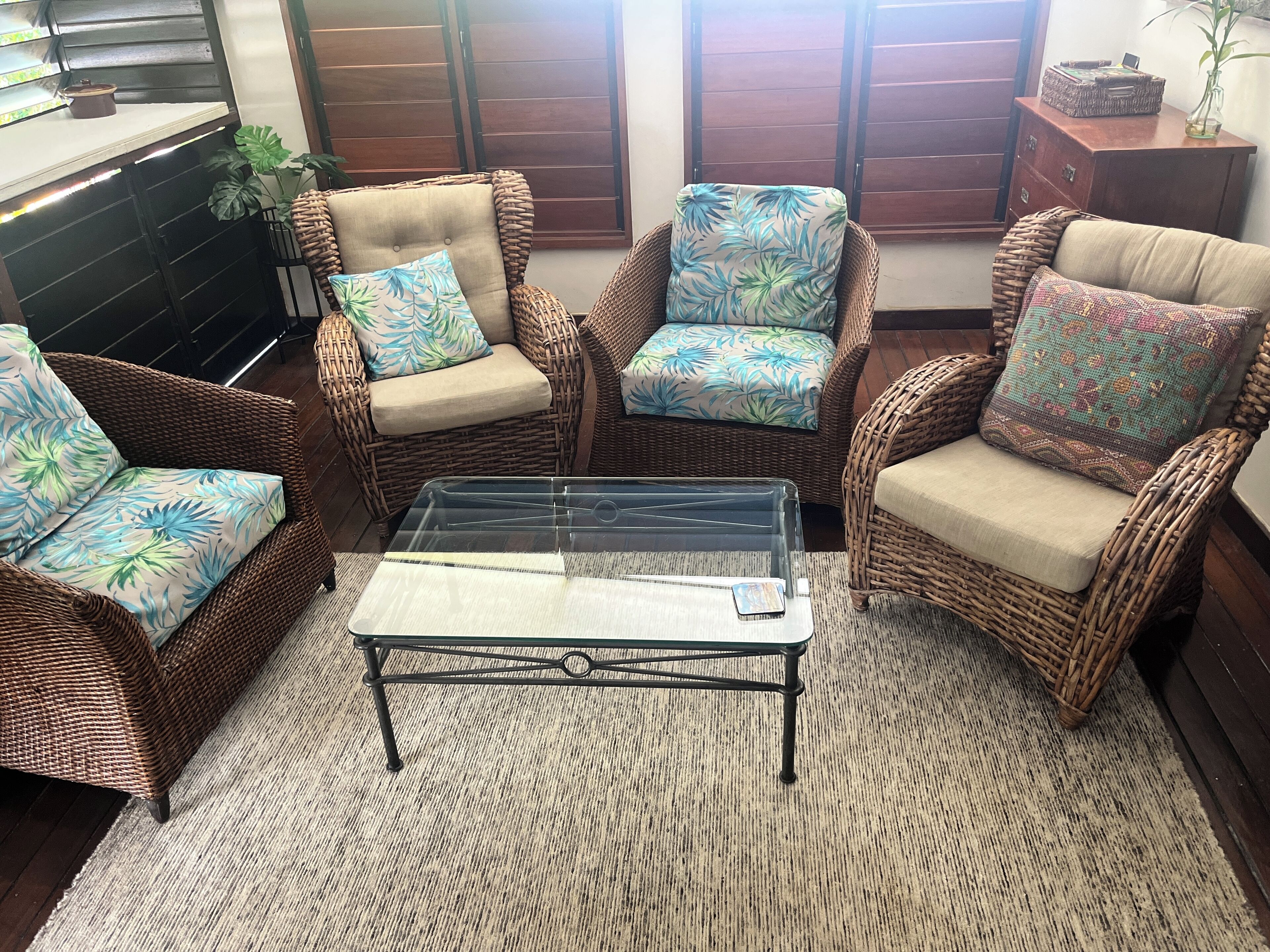 Queenslander Apartment With Plenty Of Space And Very Tropical.sleeps Six People. - Cairns