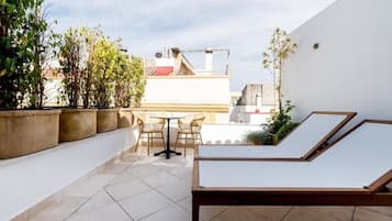 Apartment with Terrace | Terraço/pátio interior
