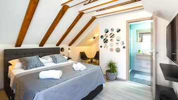 Quarto Royal, 1 cama king-size, terraço, Vista para a cidade | 1 quarto, roupa hipoalergénica, com decoração personalizada