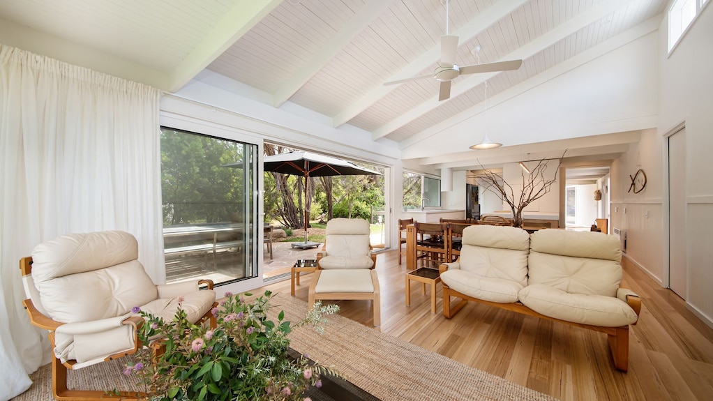 Blairgowrie Birdsong Stroll To Beach - Portsea