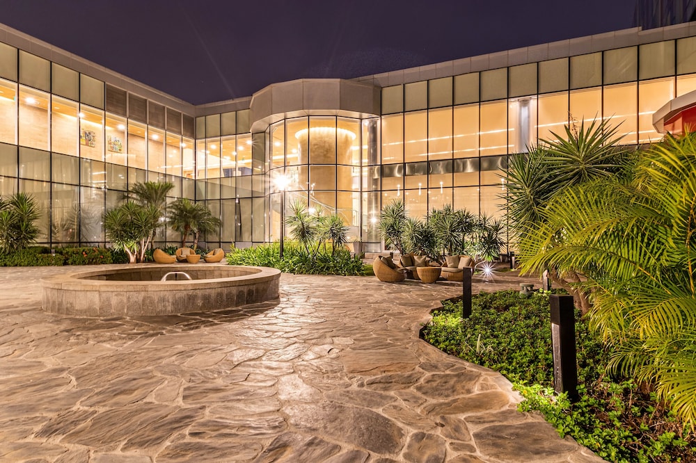 Hotel de Convenções de Talatona - HCTA - reviews,open hours,photo spots ...