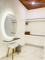 Suíte estúdio superluxo | Espaço de trabalho para notebook, quartos à prova de som