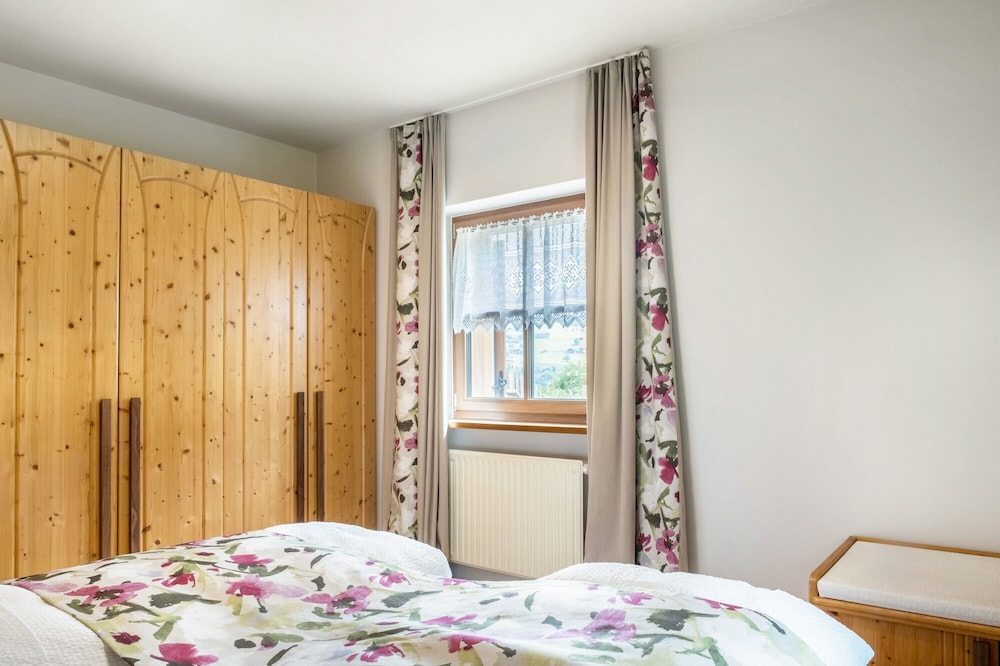 Appartement "Schlosshof Rotkäppchen" Avec Vue Sur Les Montagnes, Jardin Privé Et Wi-fi. - Bolzano