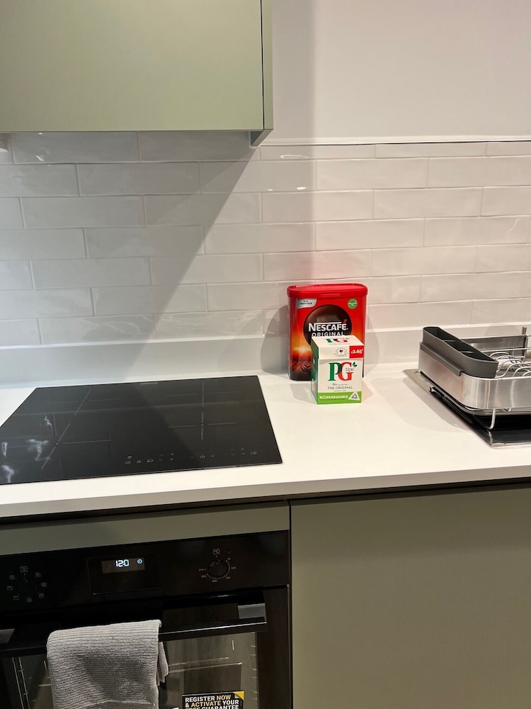 Lovely Luxury Apartment With Free Parking - Luton