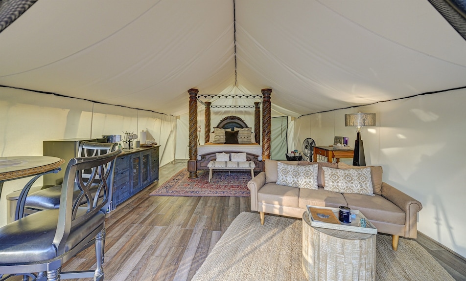 Riverfront | Glamping| Yurt | Hot Tub | Firepit | Kayaks - Lake Travis, TX