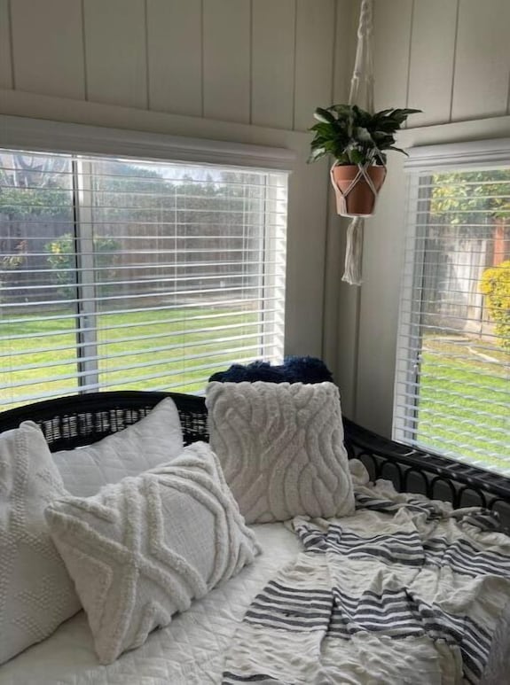 Cozy Home With Sunroom - Porterville, CA