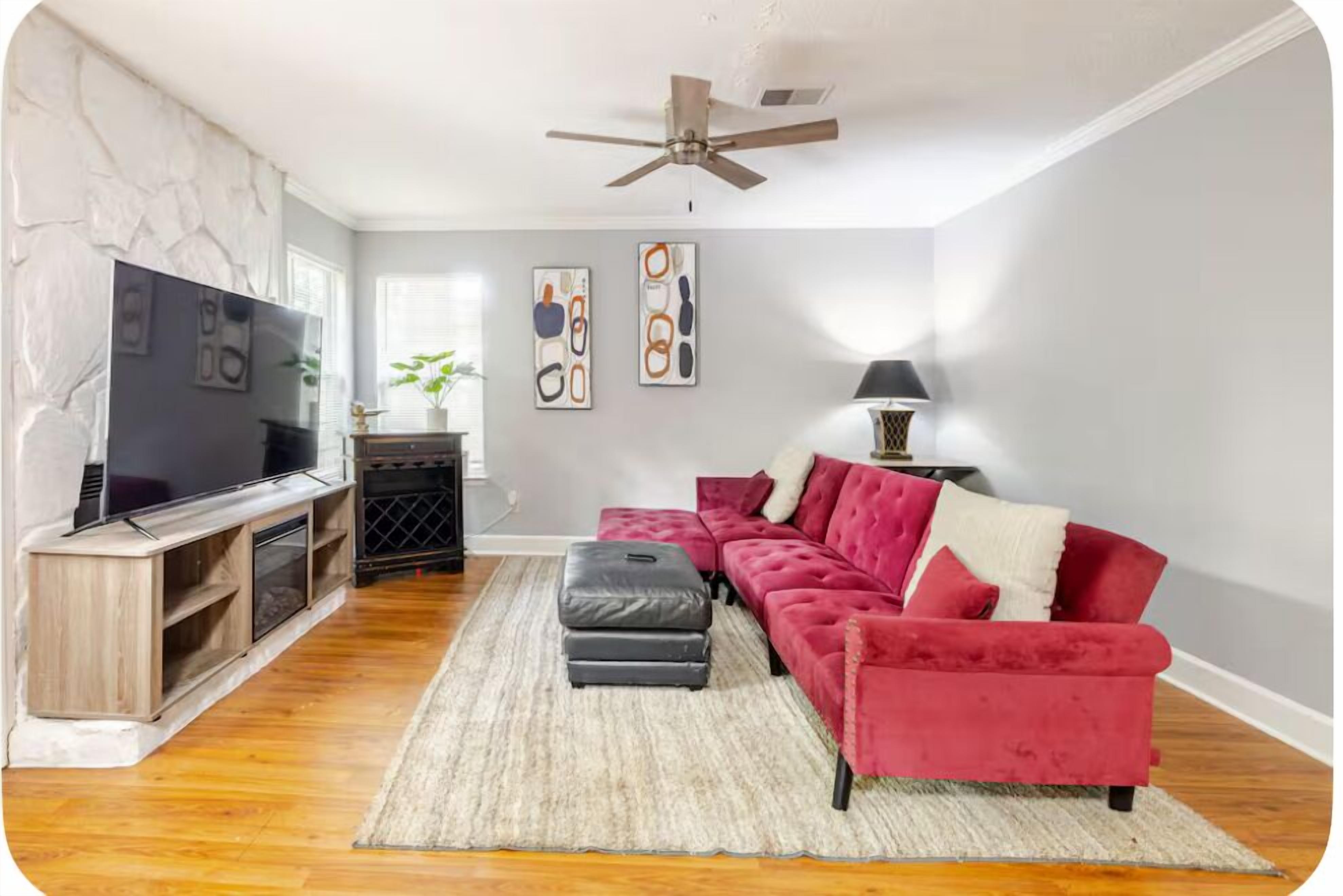 Casa Vostra  Beautiful Townhouse With 1 Br Near Truist Park And Cumberland Mall - Marietta, GA