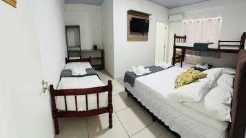 Quarto standard | Frigobar, Wi-Fi de cortesia, roupa de cama
