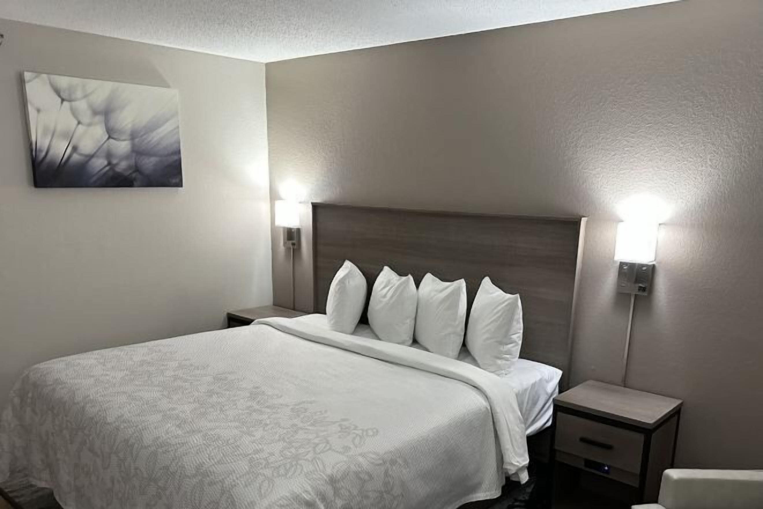 Cortinas blackout, Wi-Fi de cortesia, roupa de cama