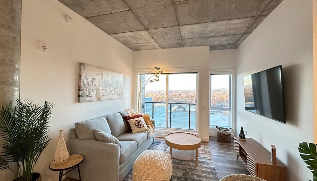 Le Sky 1102 - With Free Interior Parking + Gym - Quebec