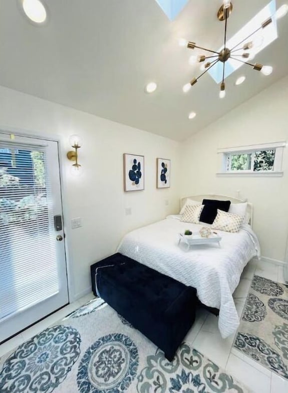 Light, Bright & Clean, Studio Guest Suite With Private Entrance And Hot Tub! - Smith Rock State Park, Oregon