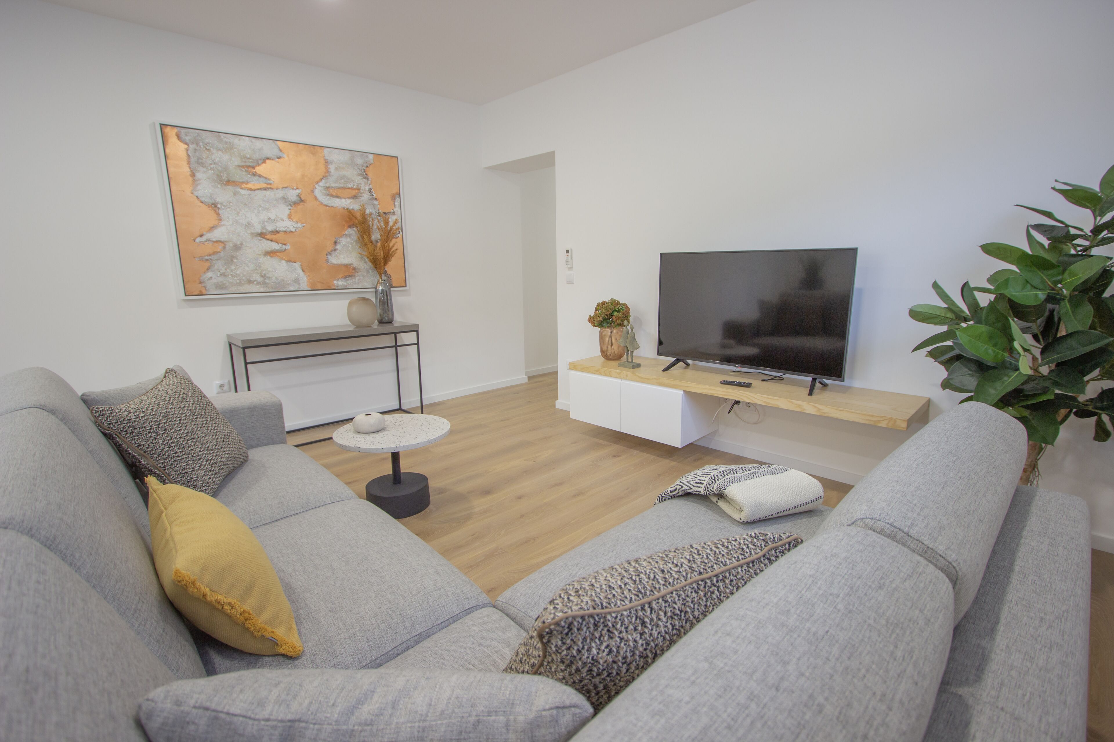 Family House, 5 Minutes From Guimarães City Center, With Private Garden - Felgueiras