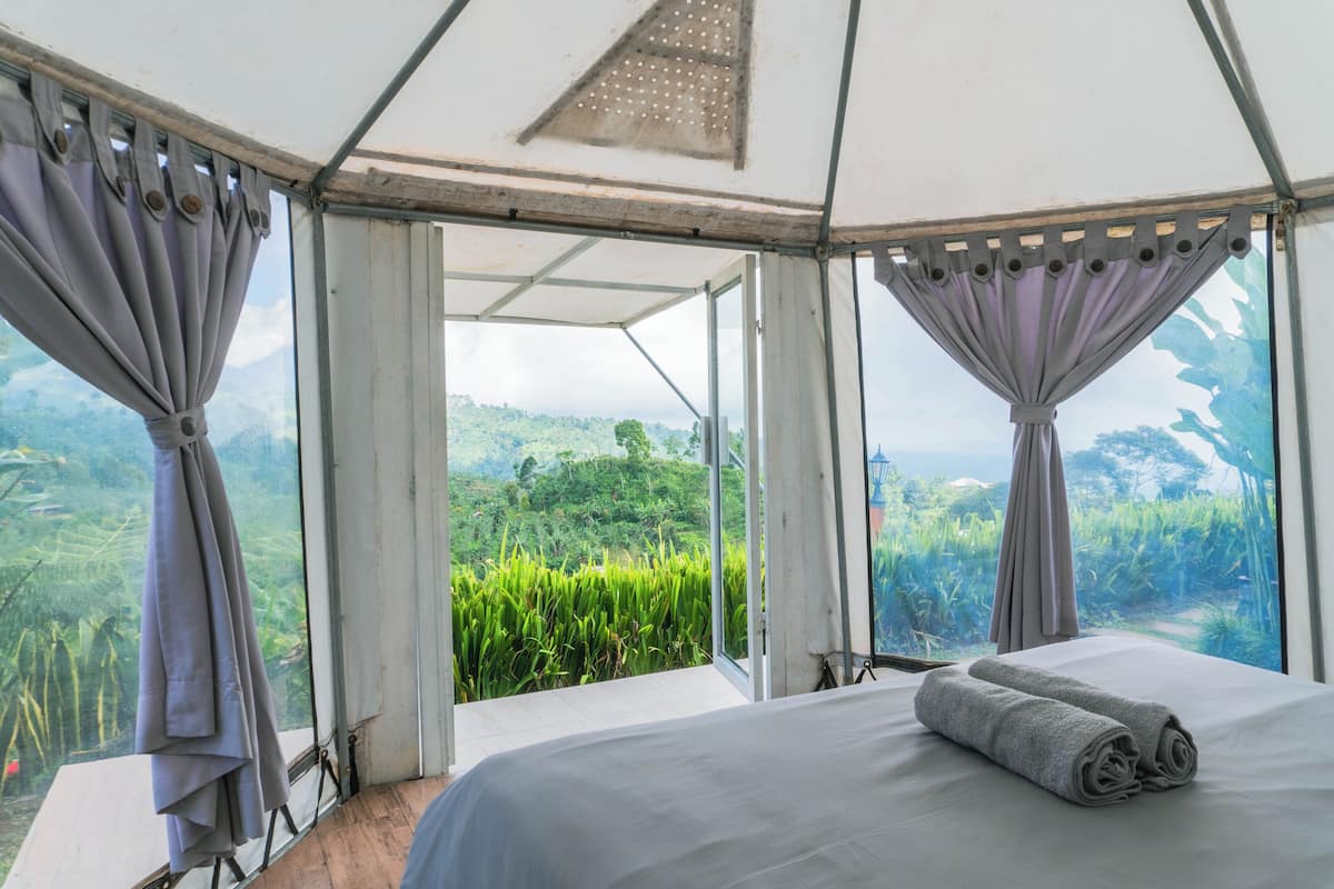 Wi-fi grátis, roupa de cama fornecida