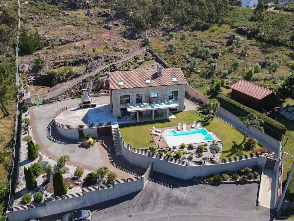 A Ballenera De Caneliñas - Galiza