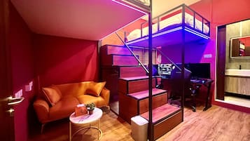 Suite-Estúdio Familiar, várias camas, casa de banho privativa, Vista para a cidade | Quartos insonorizados, Wi-fi grátis, roupa de cama fornecida