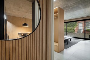 Loft Elite, 1 quarto, varanda | Cofre com capacidade para portátil, com decoração personalizada 