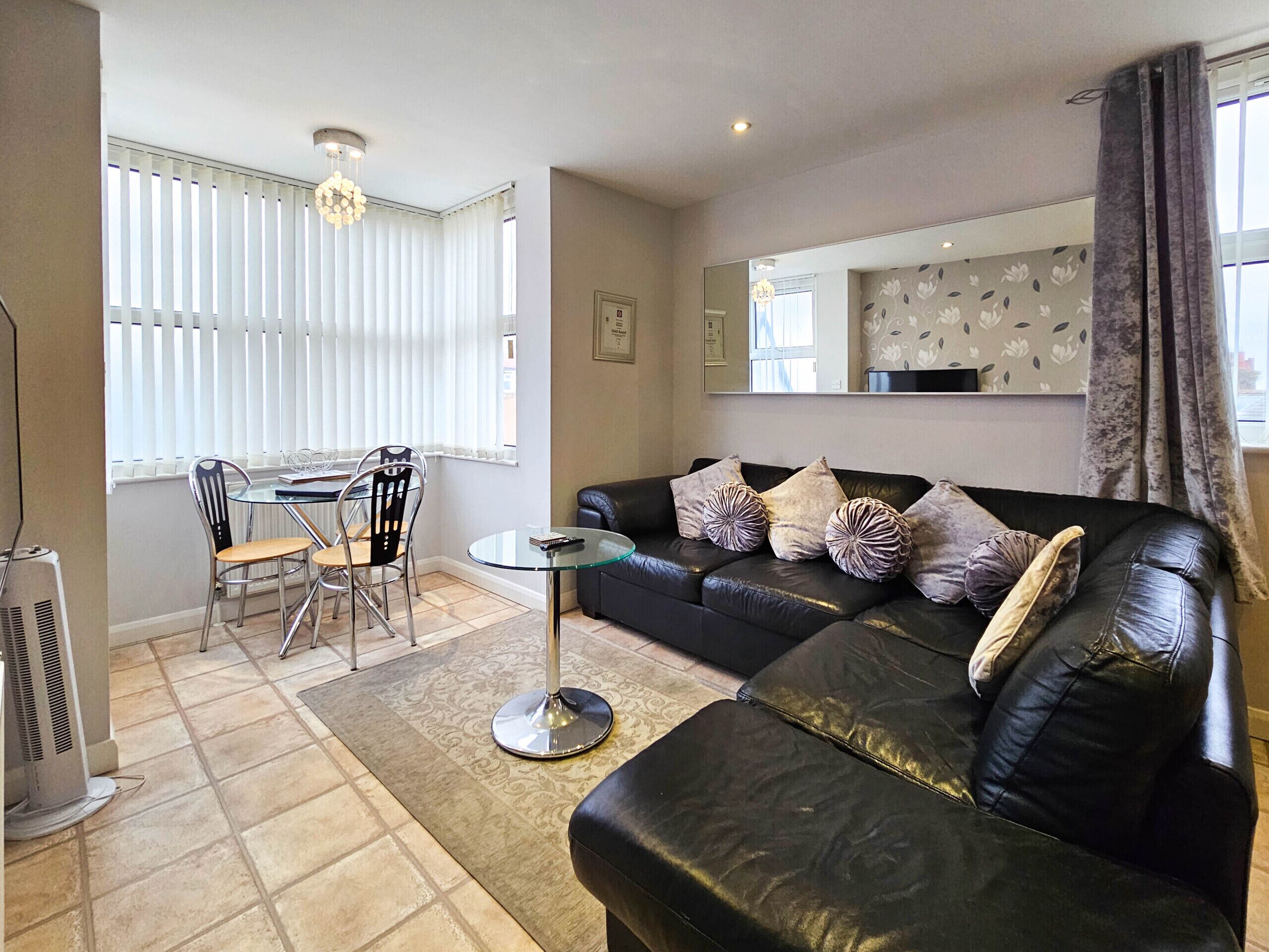 Luxury 1 Bed Apt, Beach Front With Side Sea View - Blackpool