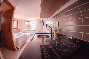 Roupa de alta qualidade, minibar, com decoração personalizada 