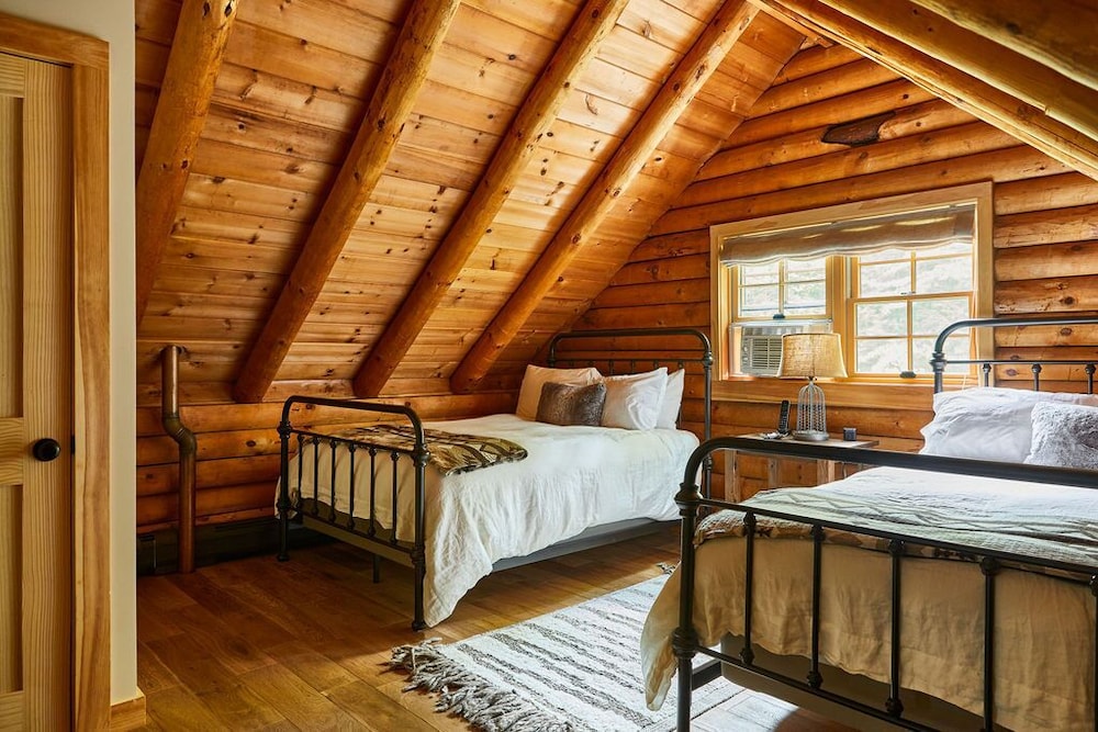 Greydon Cabin ~ Rustic Luxury in Woodstock VT - Woodstock | Vrbo