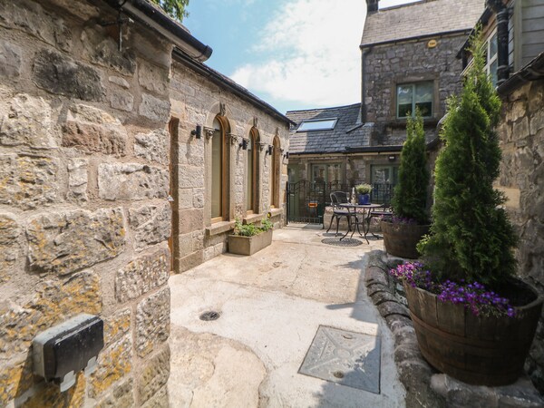 Woodbine Retreat, Character Holiday Cottage, With A Garden In Buxton - Longnor