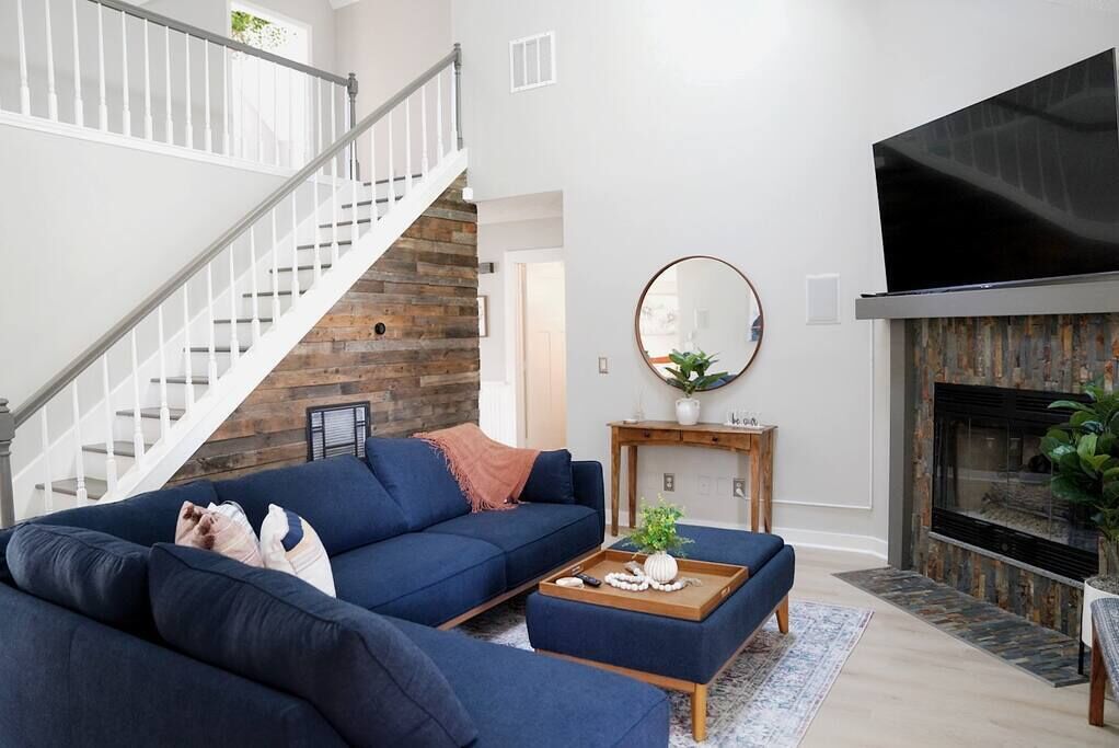 4 Bedroom Sleeps 10 With Huge Outdoor Space - Smyrna, TN