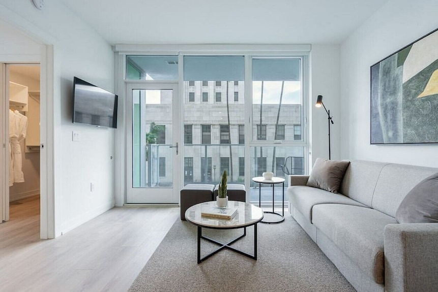 Level- Extended Stay Getaway. One Bedroom Suite - 노워크